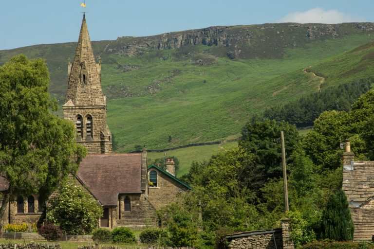Charming Edale in the Peak District National Park | 7.5 Mile Walk