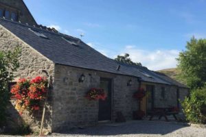 Stunning Castleton Circular Walk via Mam Tor (5.5 miles)
