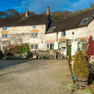 Tom's Barn and Douglas's Barn | Perfect Peak District cottages