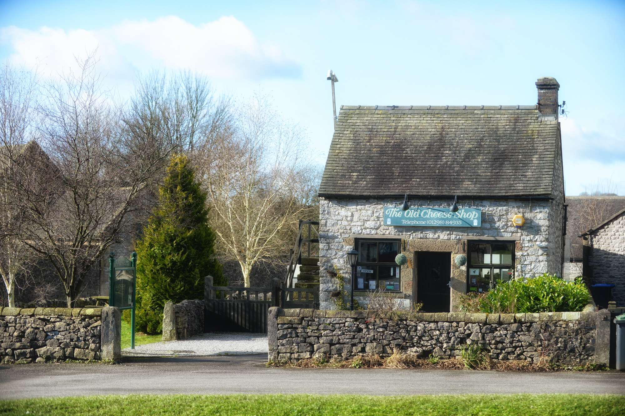 Things to do around Hartington Derbyshire Peak District