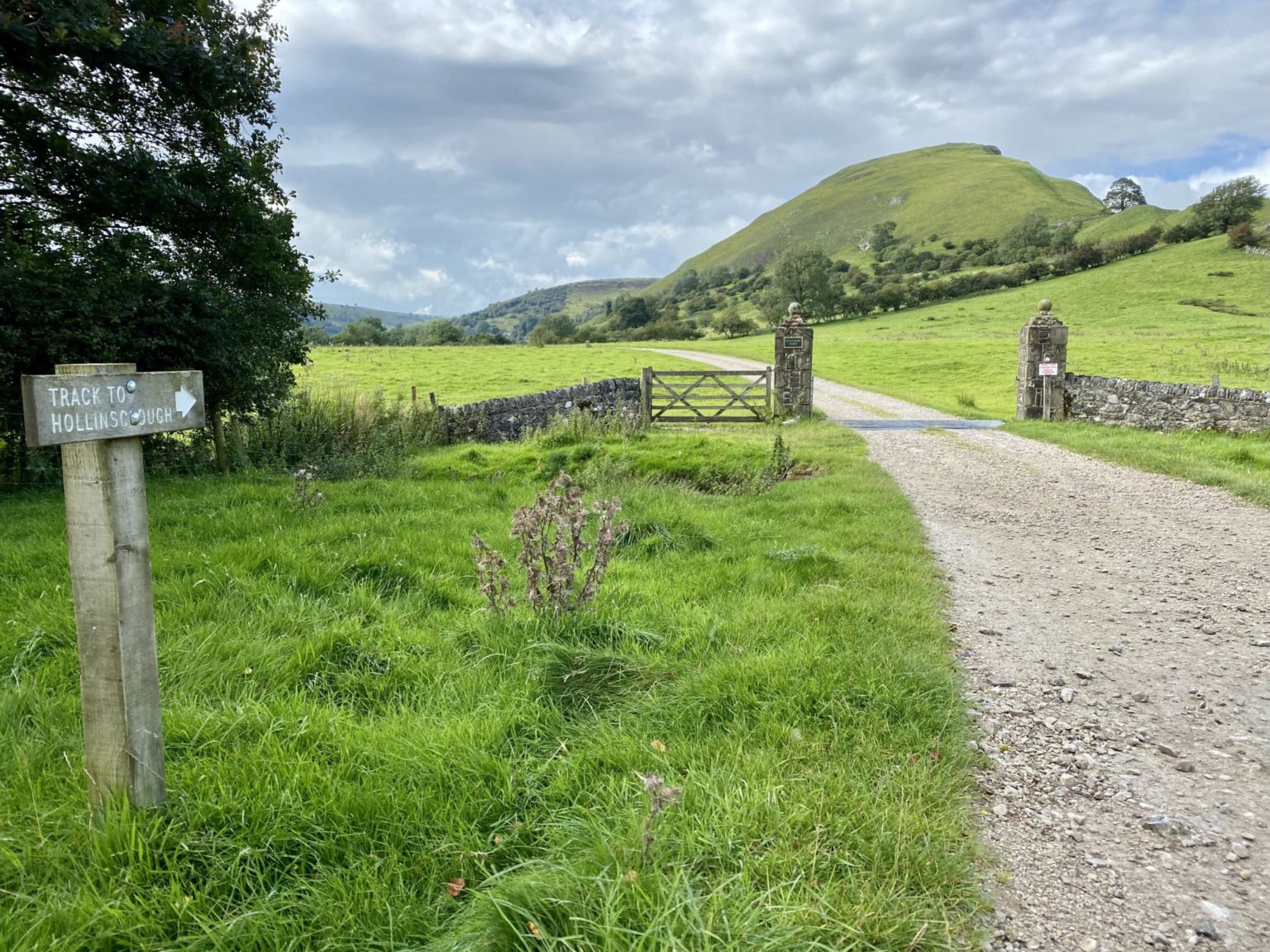 Amazing Dragon's Back Walk (3.9 miles) - Stunning Views