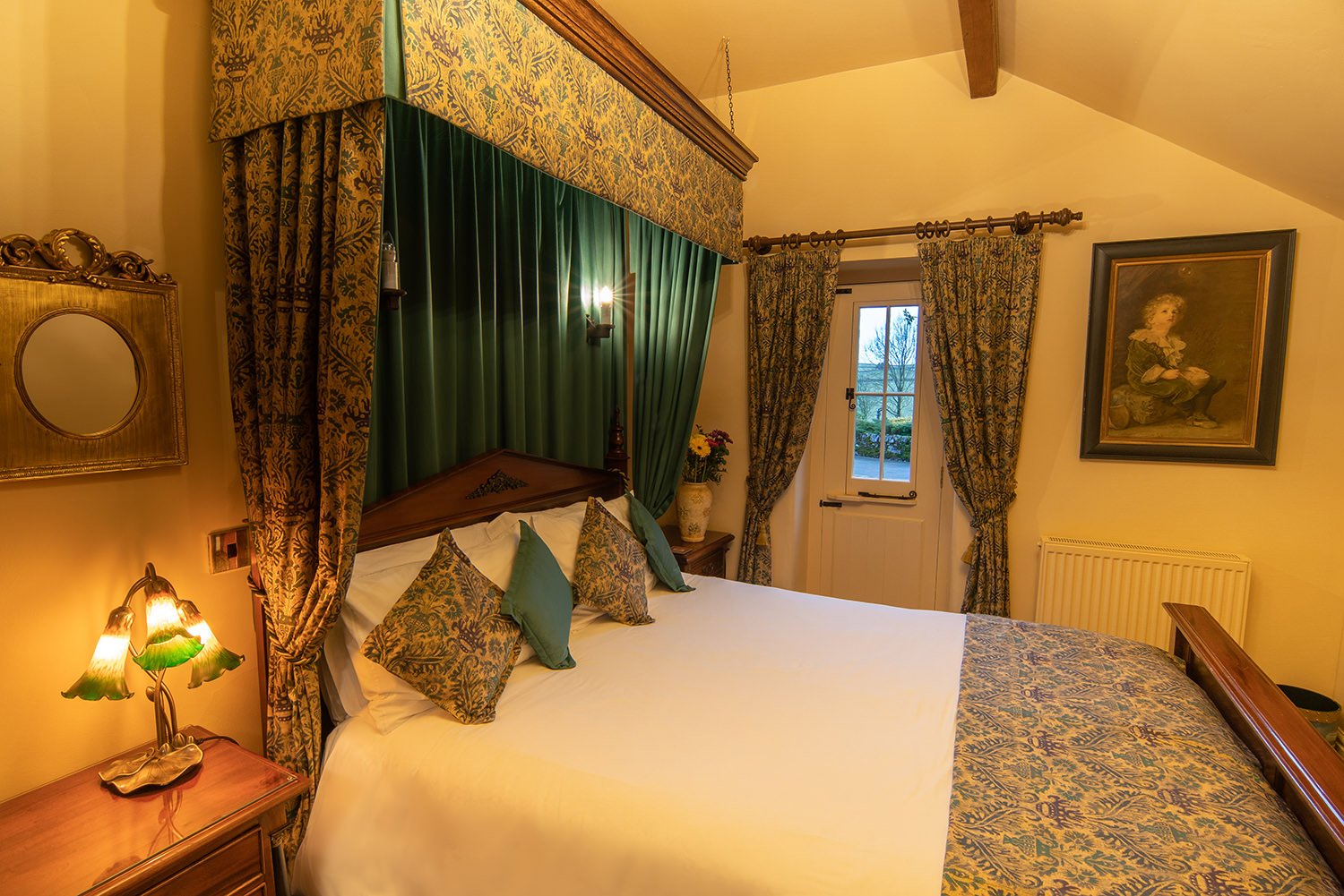 Dovedale Cottages - Beautiful Peak District accommodation