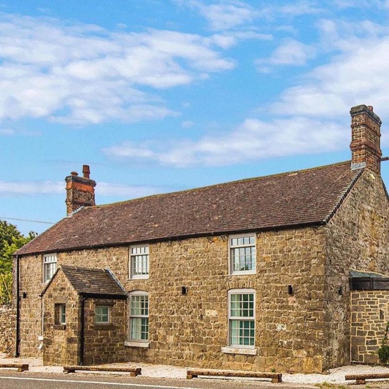 Dovedale Manor | Luxury Large Group Peak District Accommodation