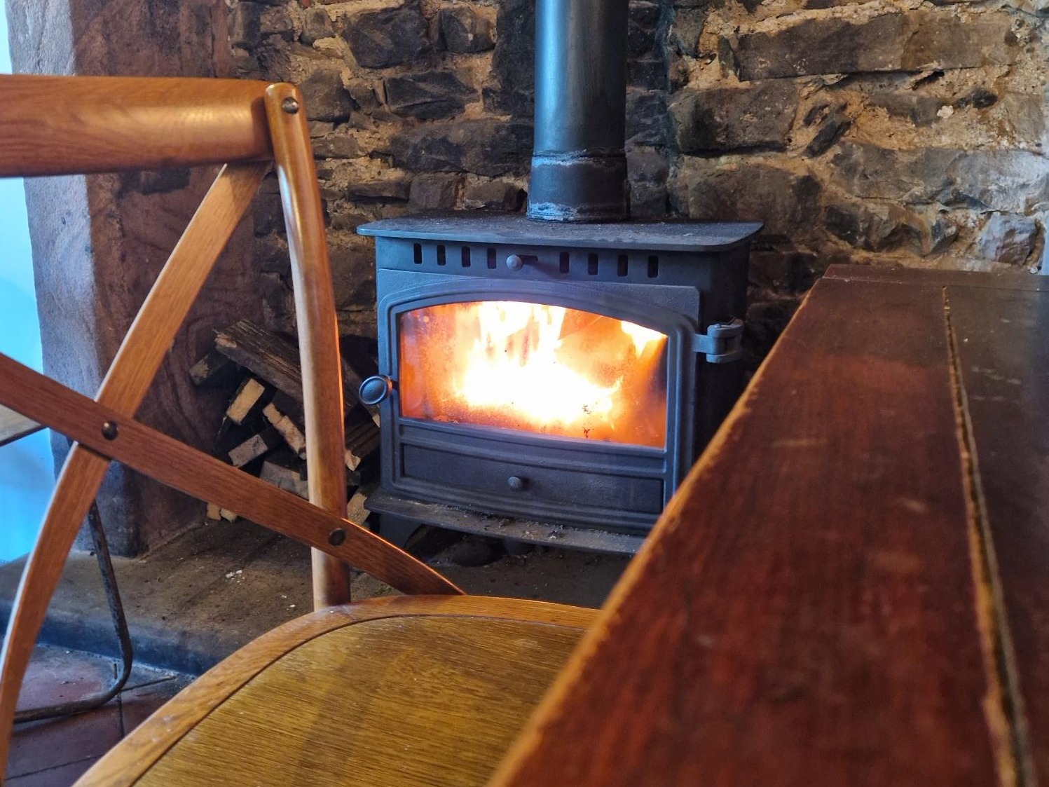 The Jervis Arms | Family friendly pub on banks of River Hamp