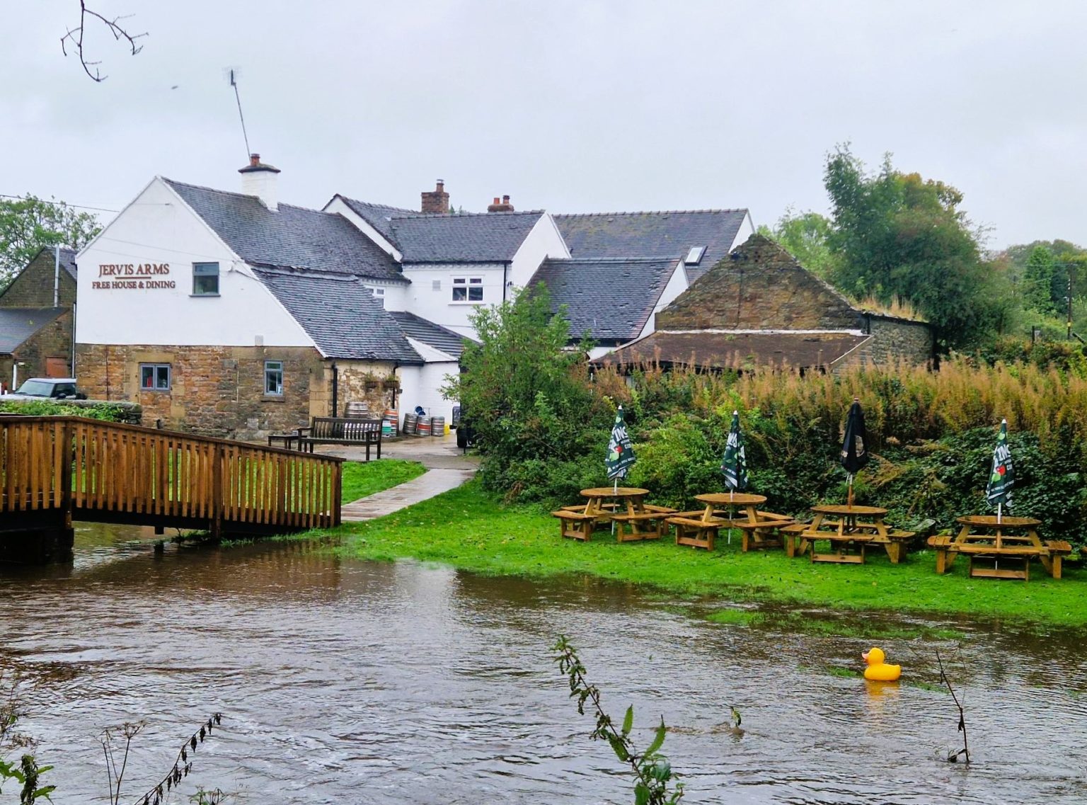 The Jervis Arms | Family friendly pub on banks of River Hamp